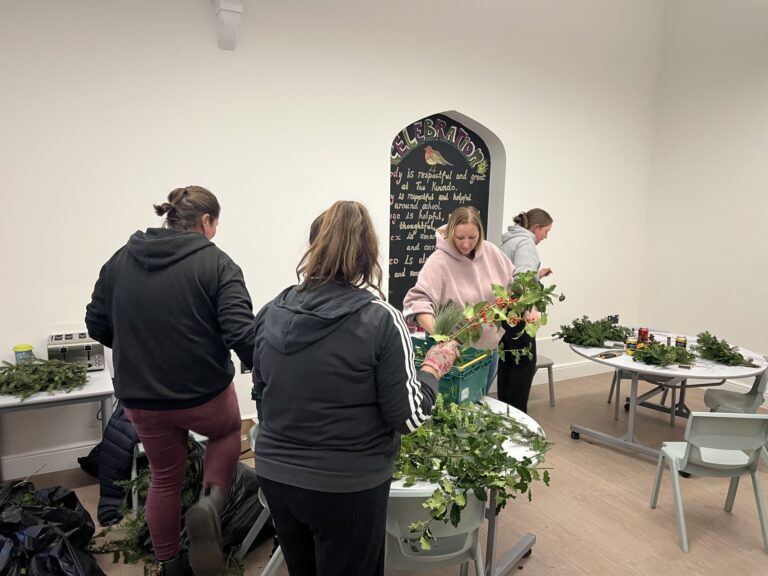 Staff Wellbeing Wreath Making 🎄🎄🎄 - Robins Way School